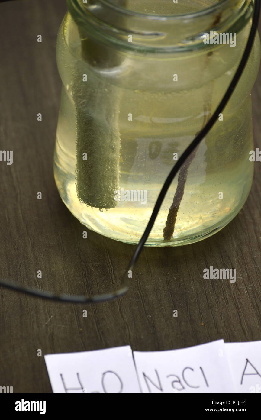 Electrolysis experiment hi-res stock photography and images - Alamy