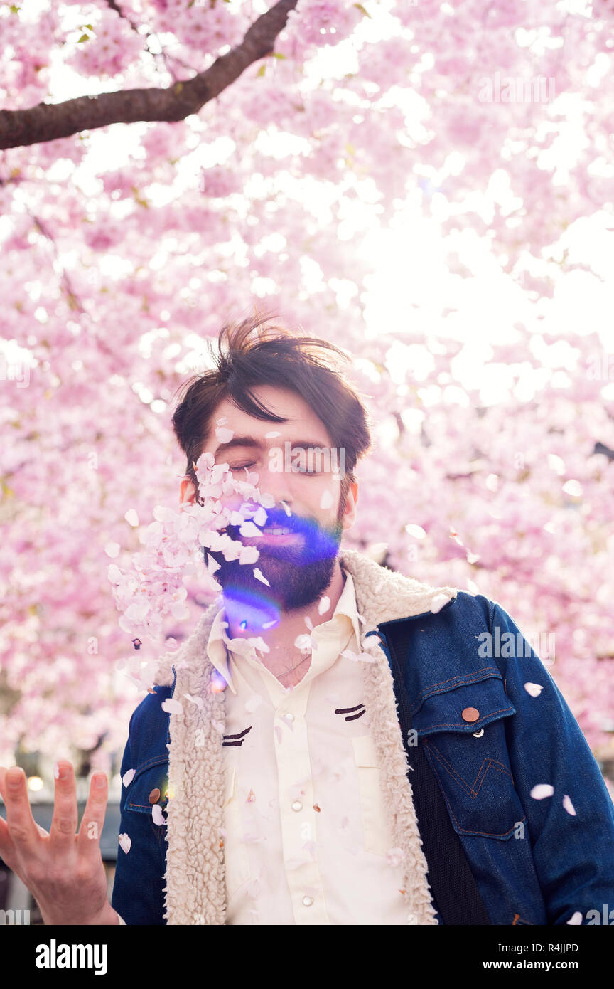 Throwing flower petals hi-res stock photography and images - Alamy