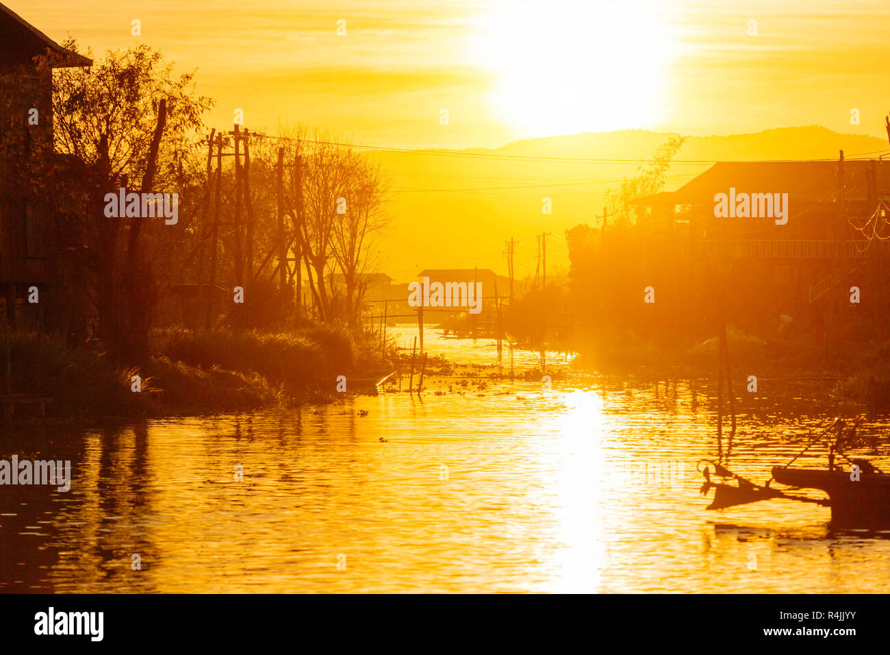 Inle Lake sunset , Myanmar Stock Photo - Alamy