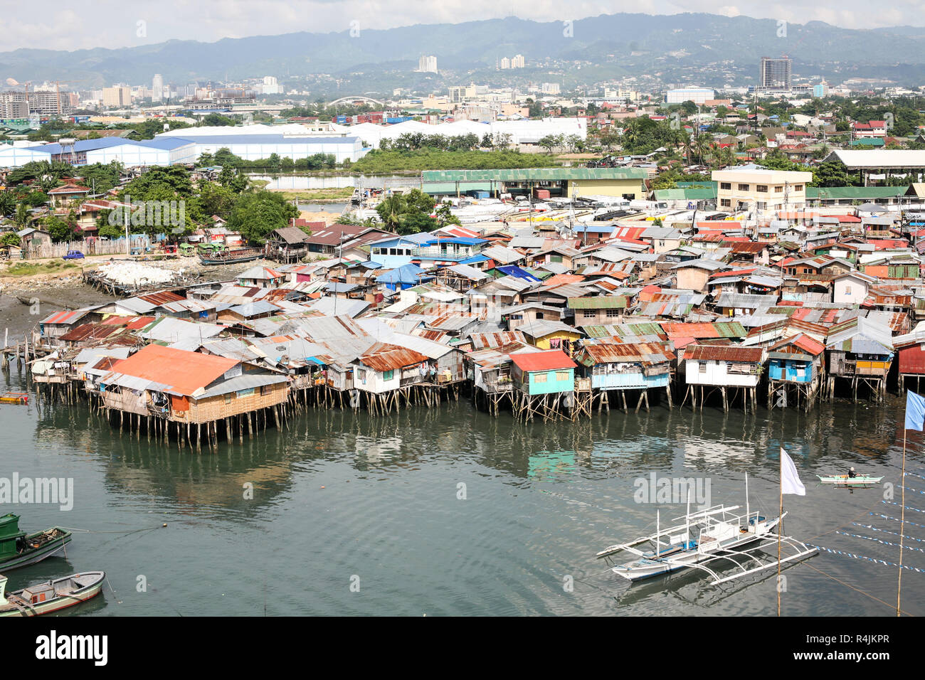 Poverty in cebu philippines hi-res stock photography and images - Alamy