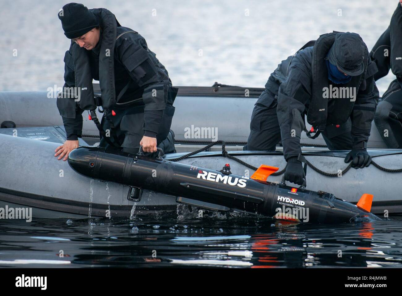 Dutch Navy REMUS (Remote Environmental Monitoring Units)Team recovers ...