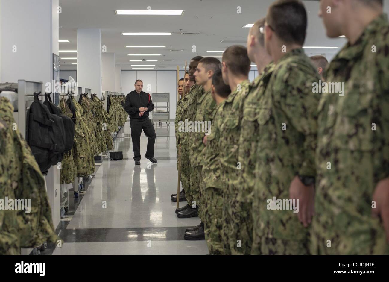 A recruit division commander hi-res stock photography and images - Alamy
