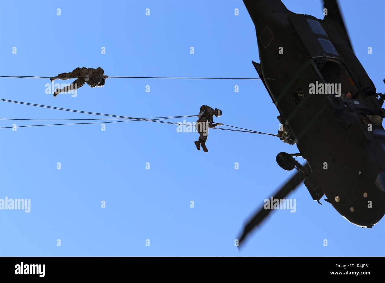 Rappelling and black hawk helicopter hi-res stock photography and ...