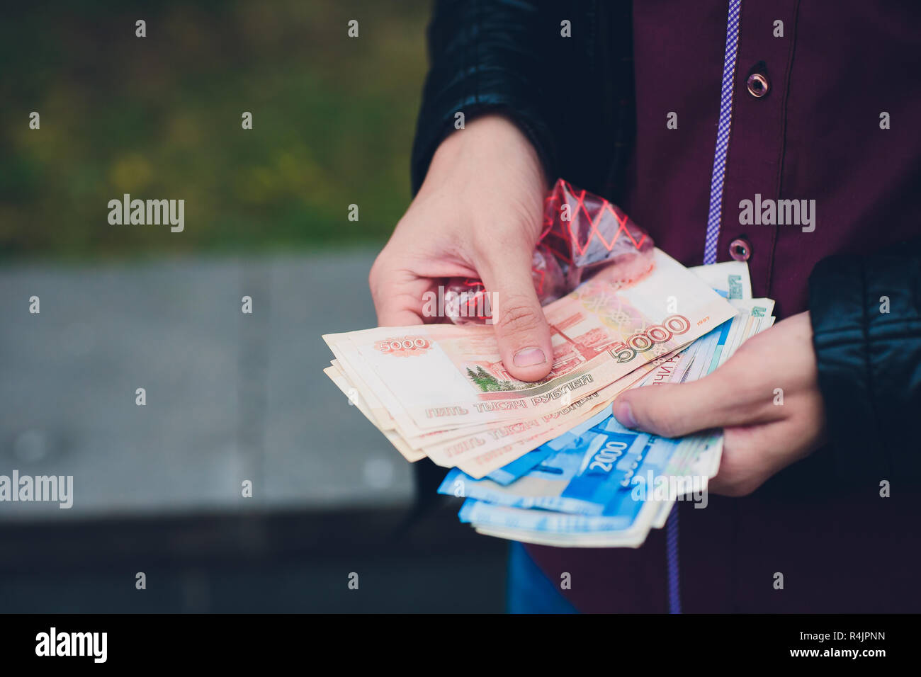 Man proposing woman work hi-res stock photography and images - Alamy