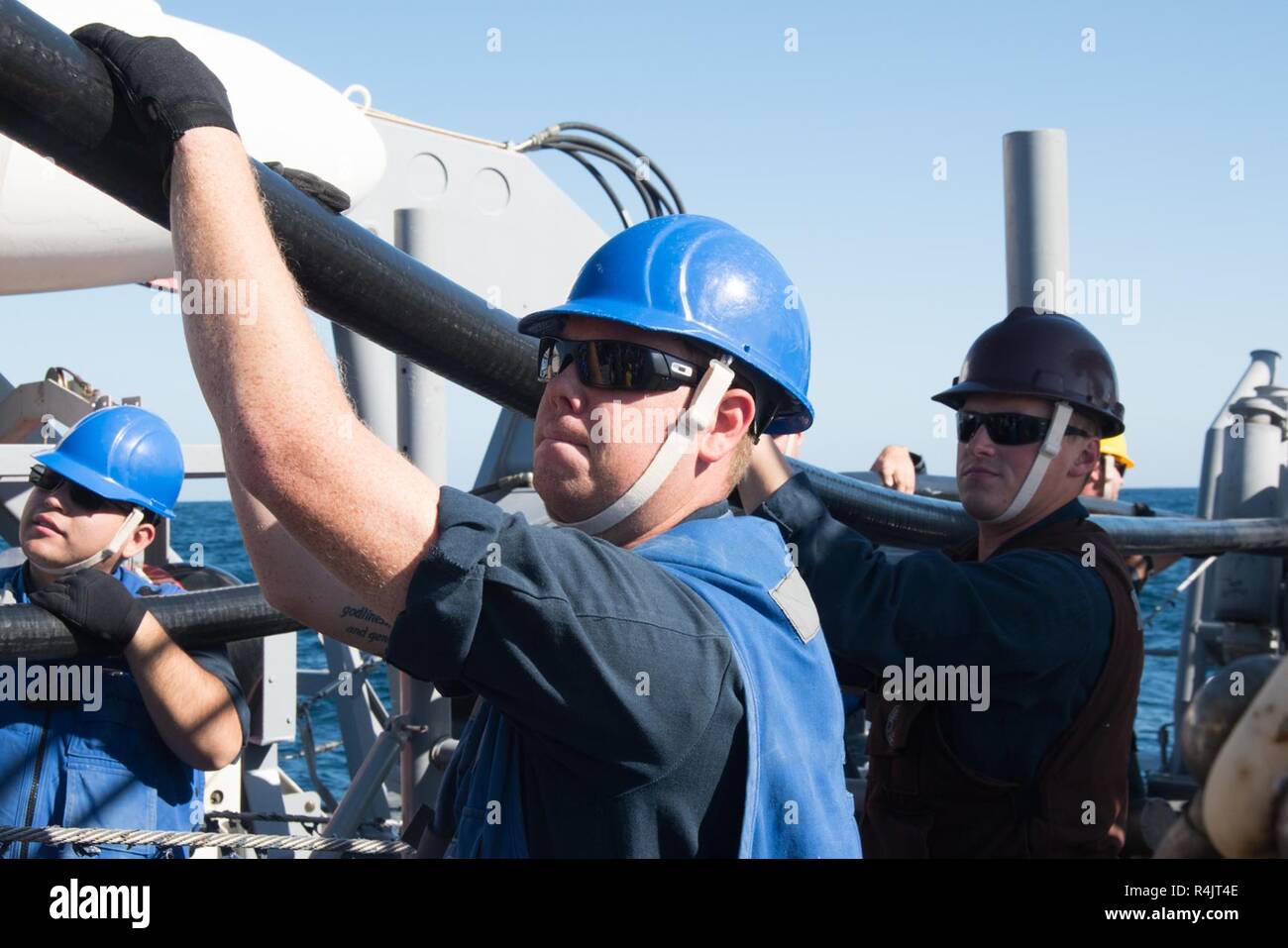 Avenger class minesweeper hi-res stock photography and images - Alamy