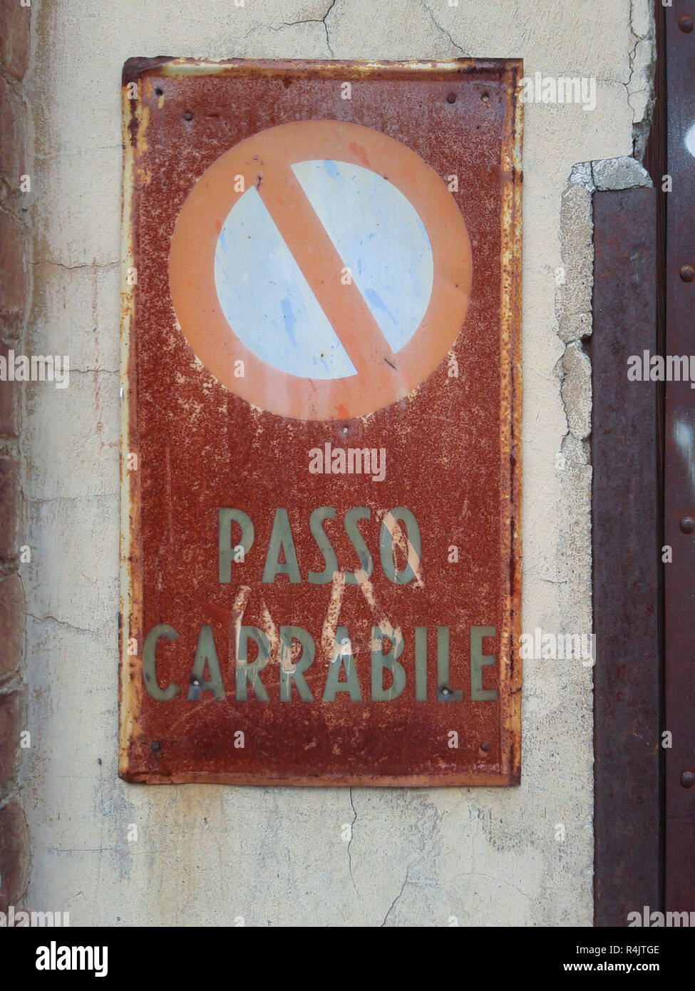 Rusted no parking sign hi-res stock photography and images - Alamy