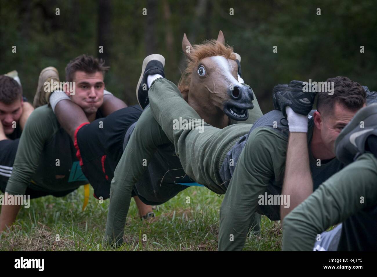 Squad push ups hi-res stock photography and images - Alamy