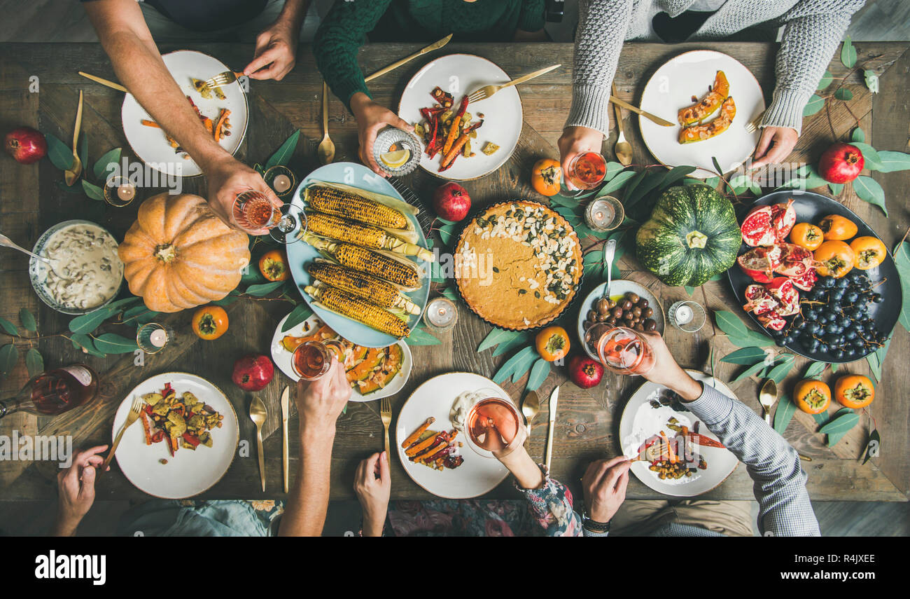 Feasting table hi-res stock photography and images - Alamy