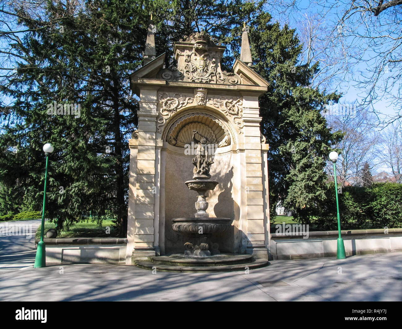 Attractions of city Prague. Statues and monuments. Historical Buildings ...