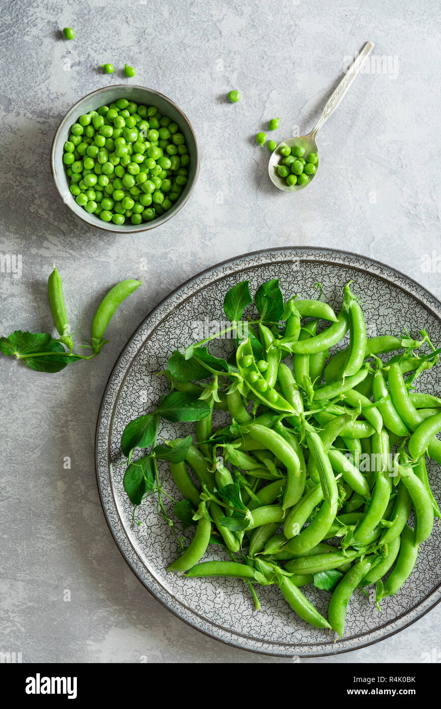 Green peas, shelled and in pods Stock Photo - Alamy