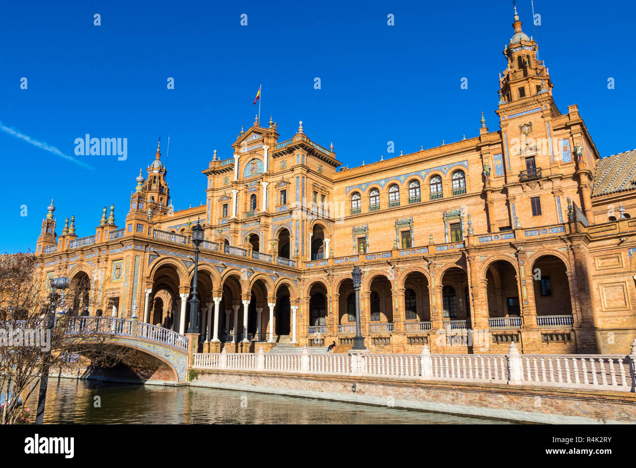 Building and river at the Spain Square (Plaza de Espana) in Seville ...