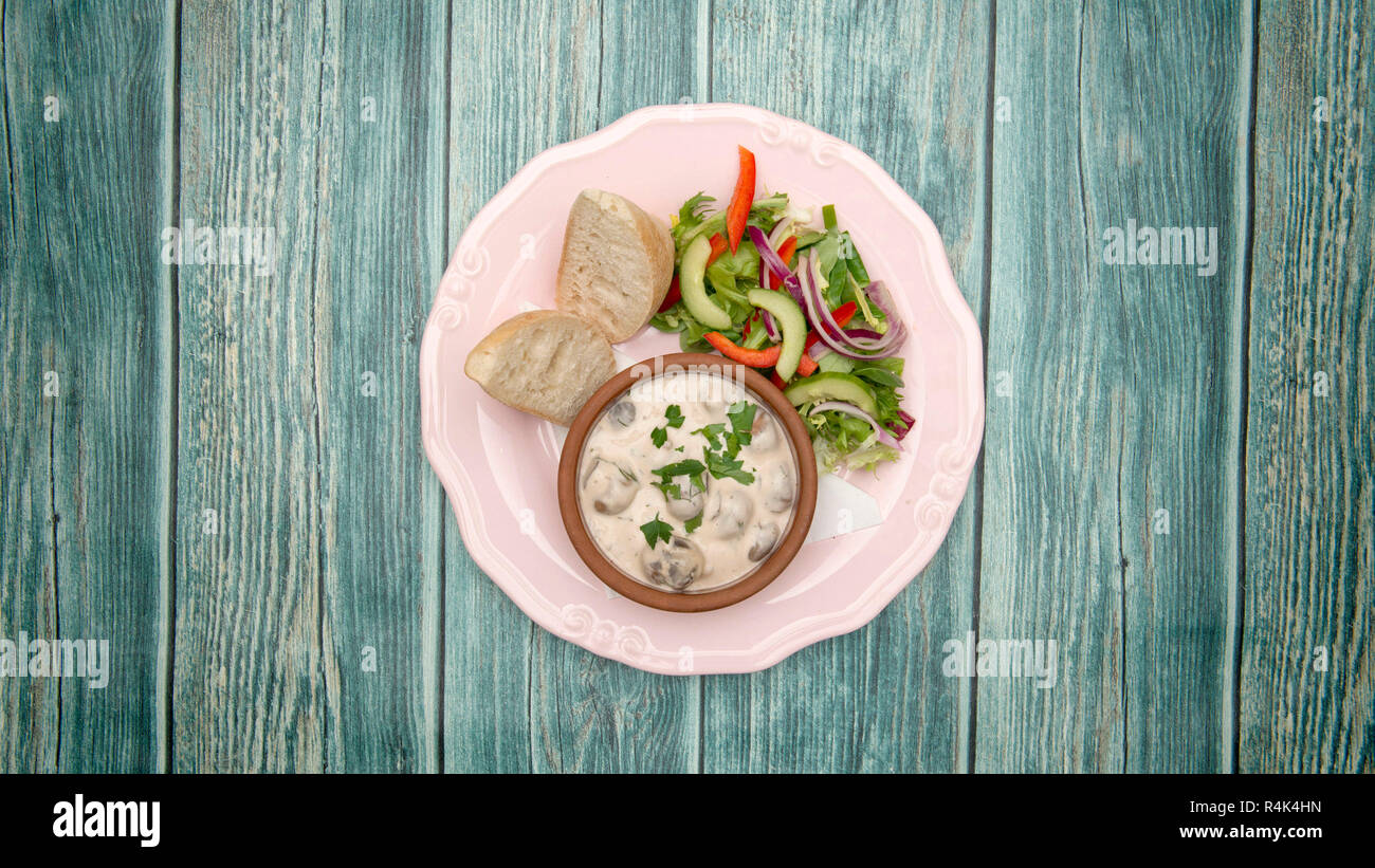 Garlick mushrooms hi-res stock photography and images - Alamy