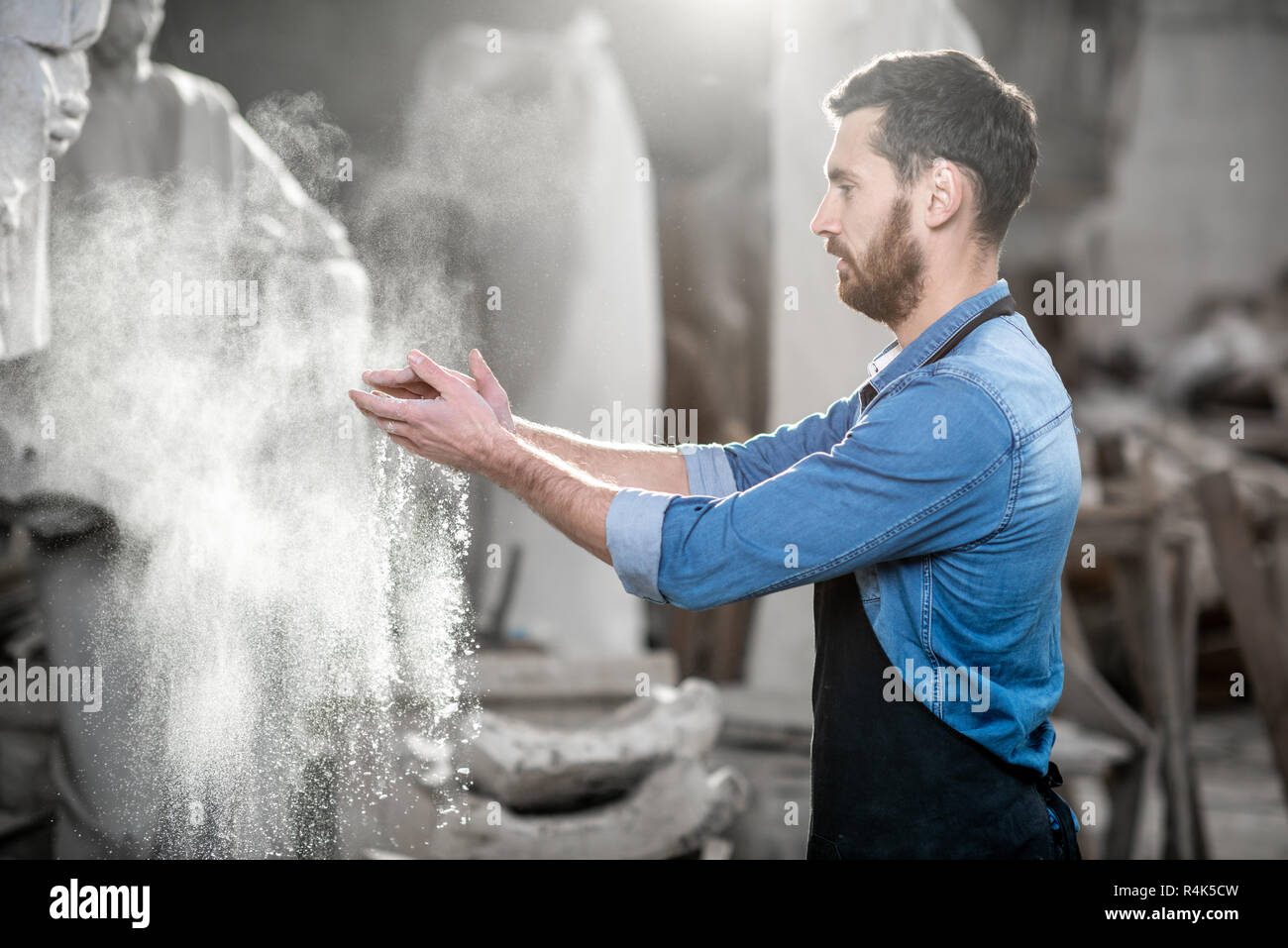 Dust workshop hi-res stock photography and images - Alamy