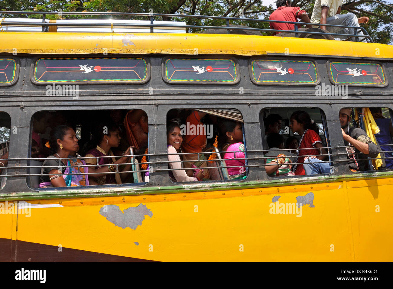 Indian busses hi-res stock photography and images - Alamy