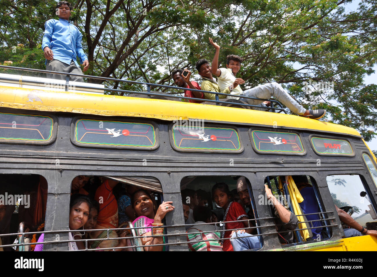 Bus images india hi-res stock photography and images - Alamy