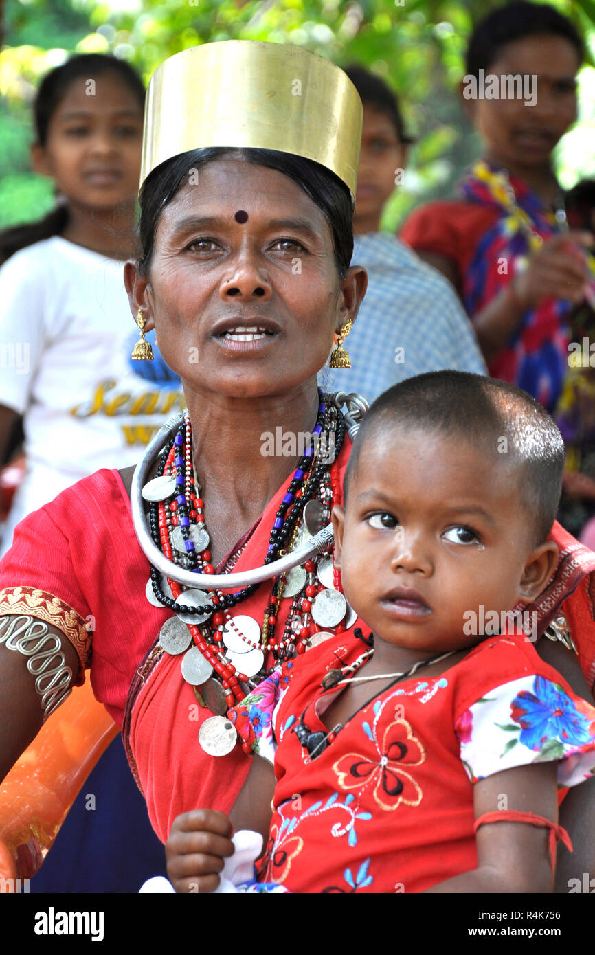 Bison horn tribe hi-res stock photography and images - Alamy