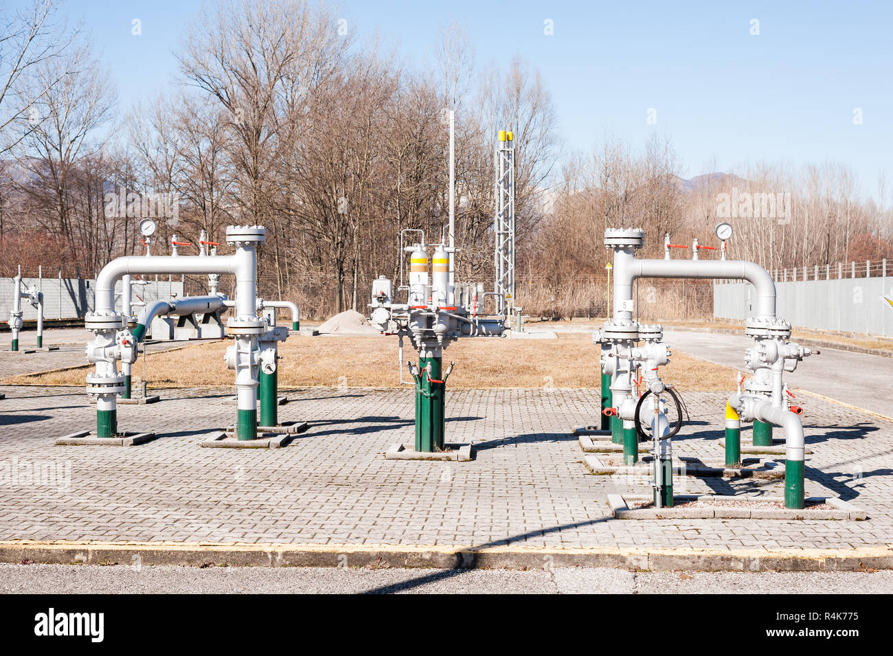Control station and gas pipe line junction. Pipe , tank and valve Stock ...