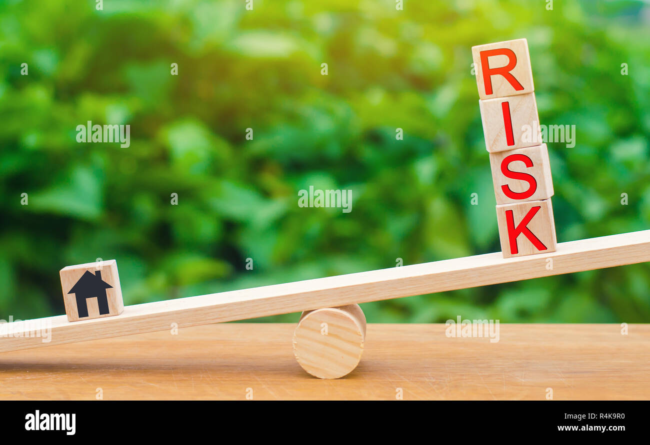 Risk opportunity scales hi-res stock photography and images - Alamy