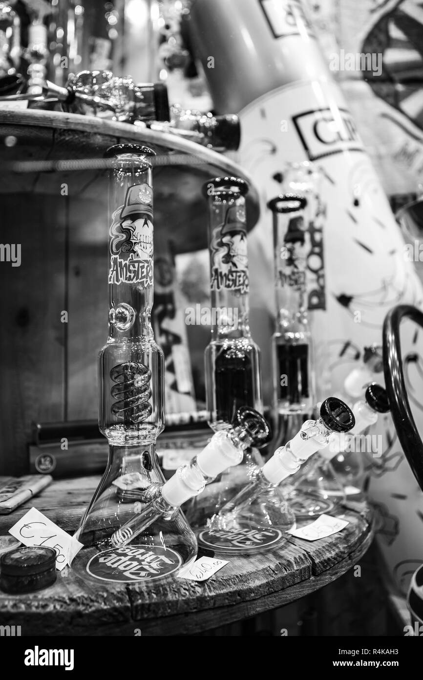 Smoking weed pipe Black and White Stock Photos & Images - Alamy