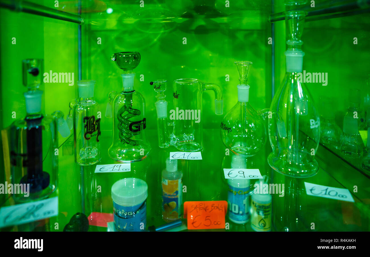 Hashish drug pipes hi-res stock photography and images - Alamy