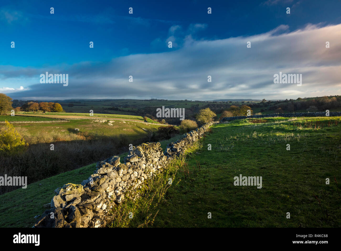 Cheedale peak district hi-res stock photography and images - Alamy