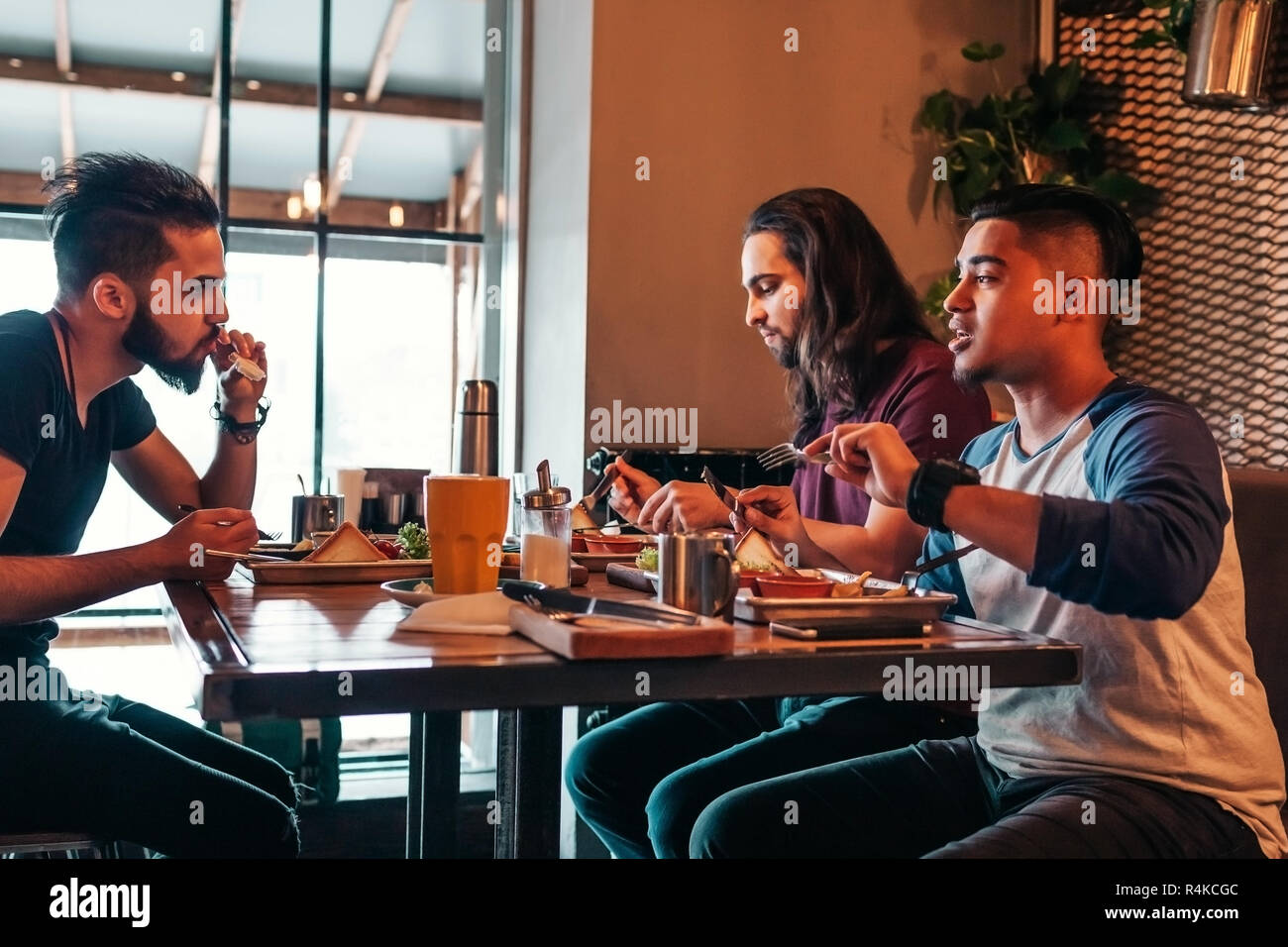 Drinks bar multiracial hi-res stock photography and images - Alamy