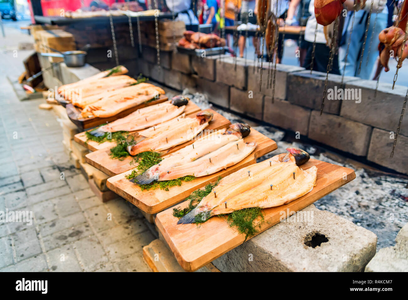 Fresh fish laid out market hi-res stock photography and images - Alamy