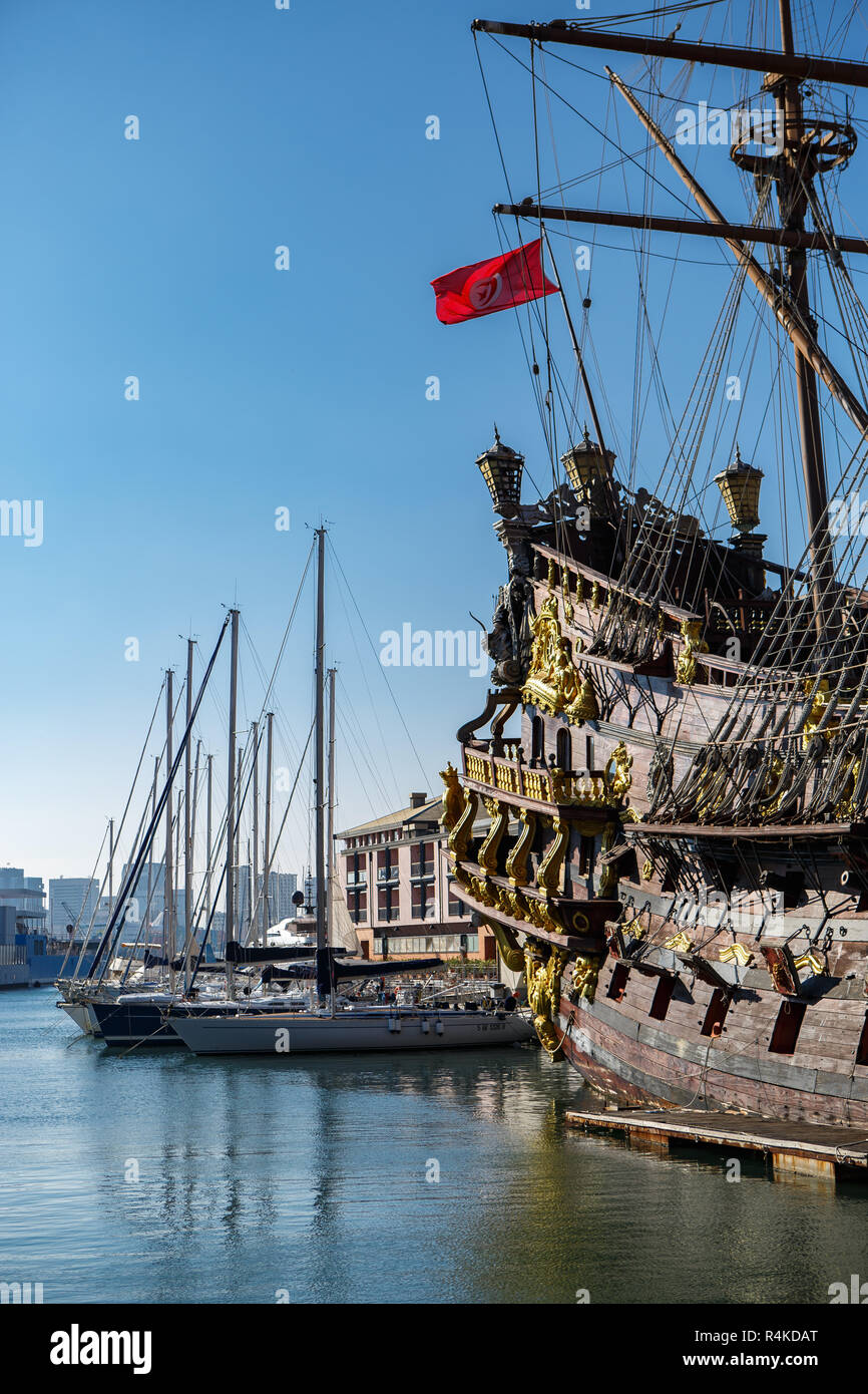 R boat pirate hi-res stock photography and images - Alamy