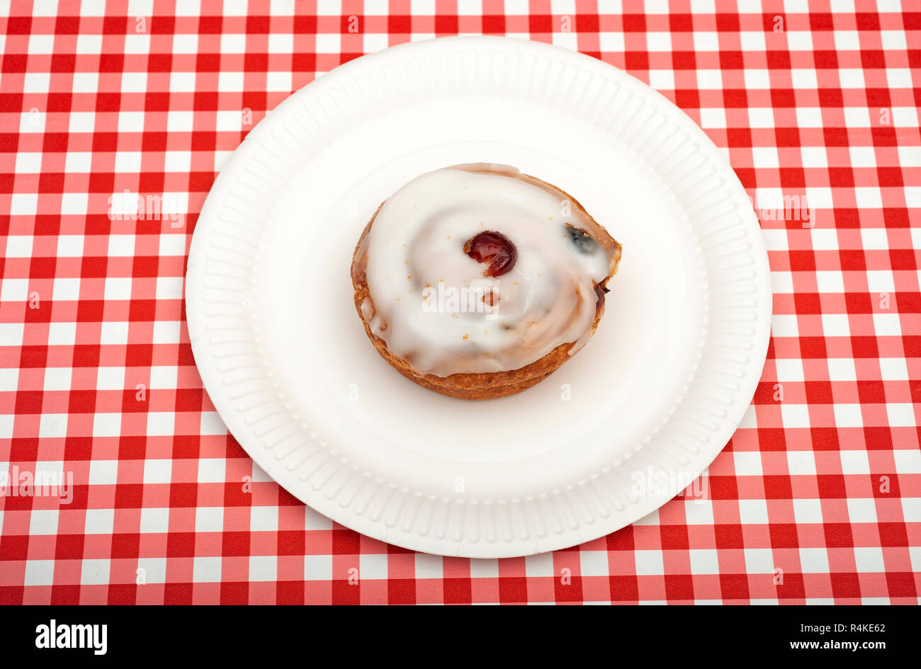 Iced cherry bun hi-res stock photography and images - Alamy