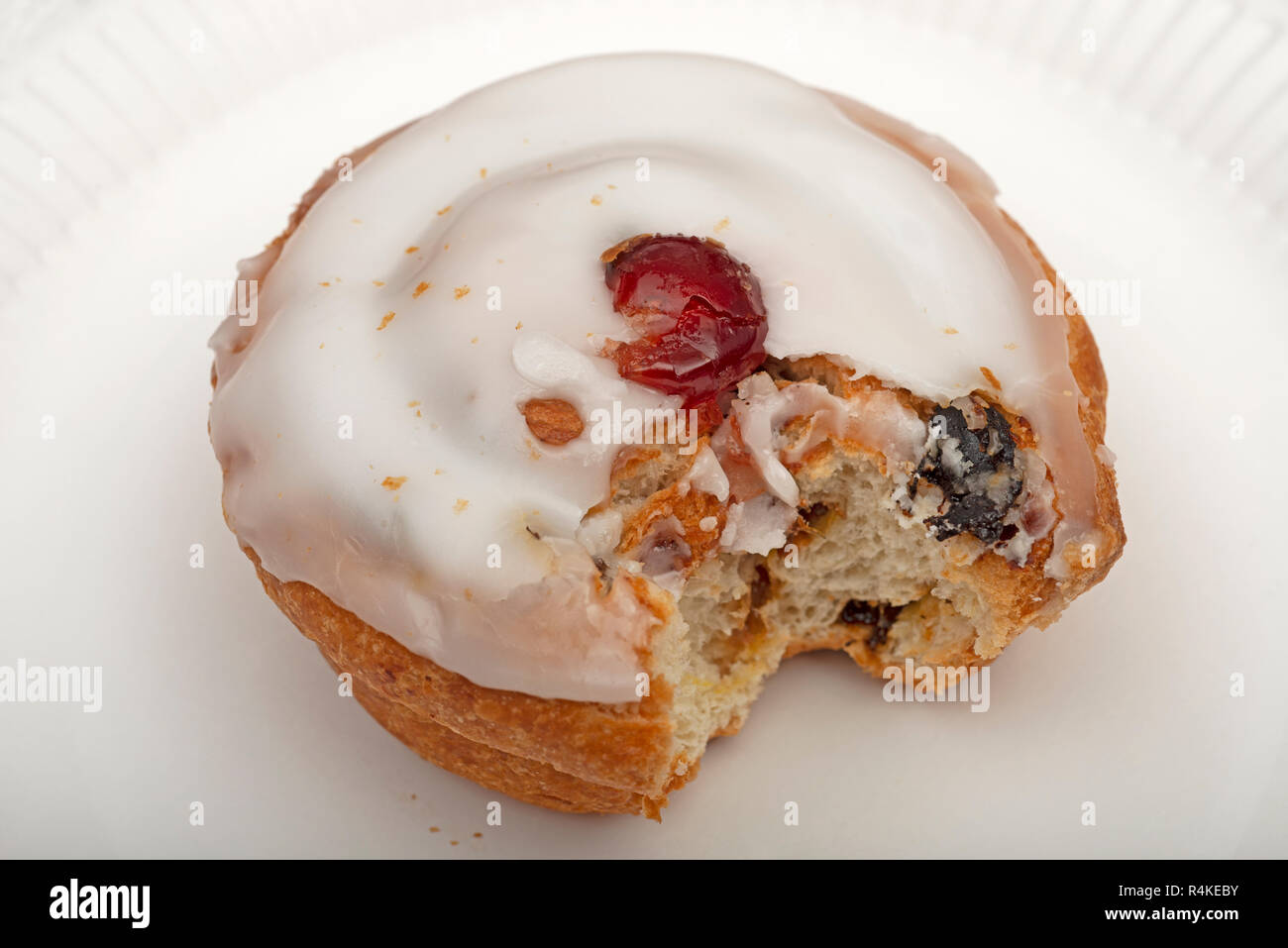 Iced cherry bun hi-res stock photography and images - Alamy