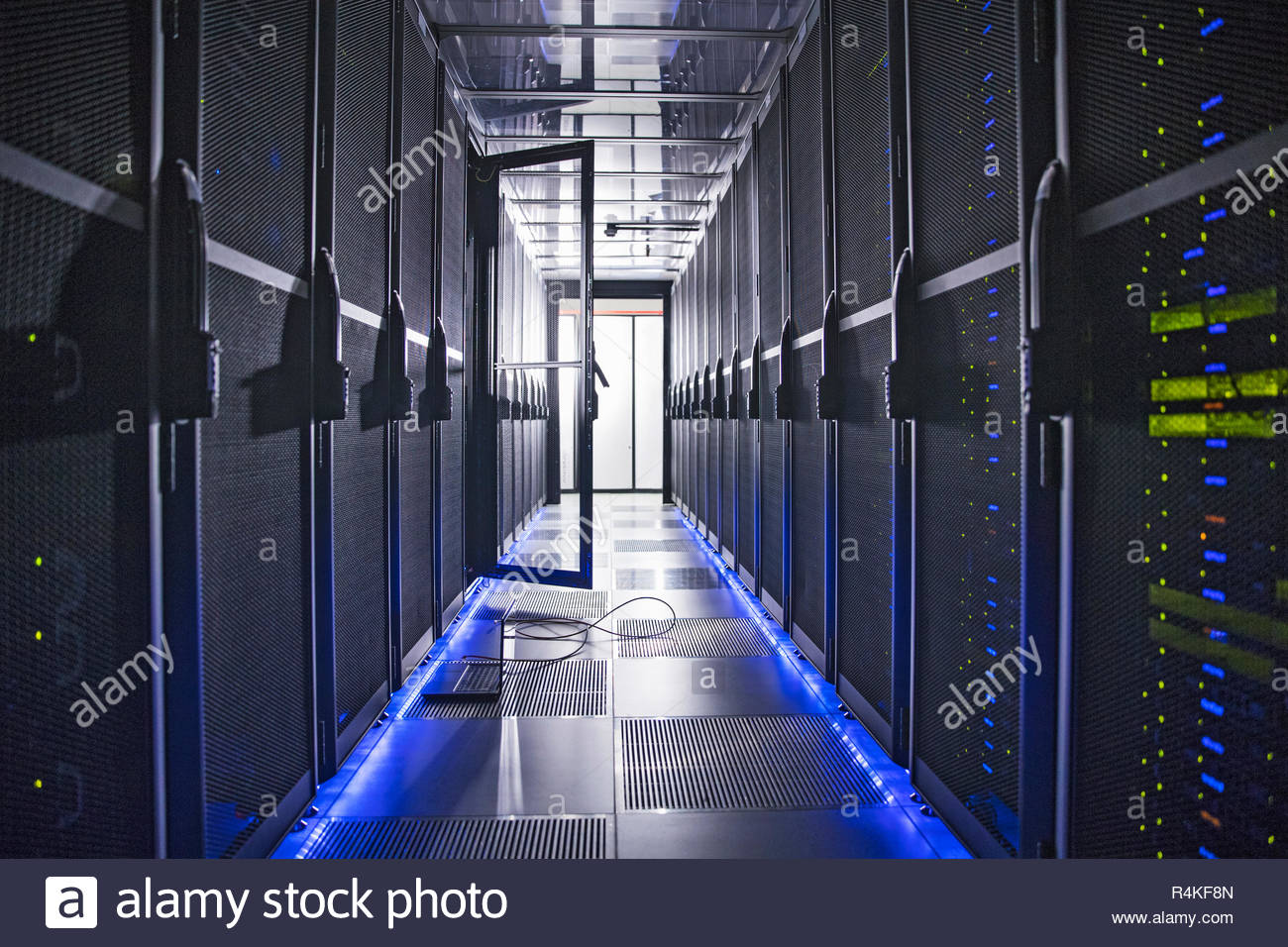 Mainframe Computers Stock Photos & Mainframe Computers Stock Images - Alamy