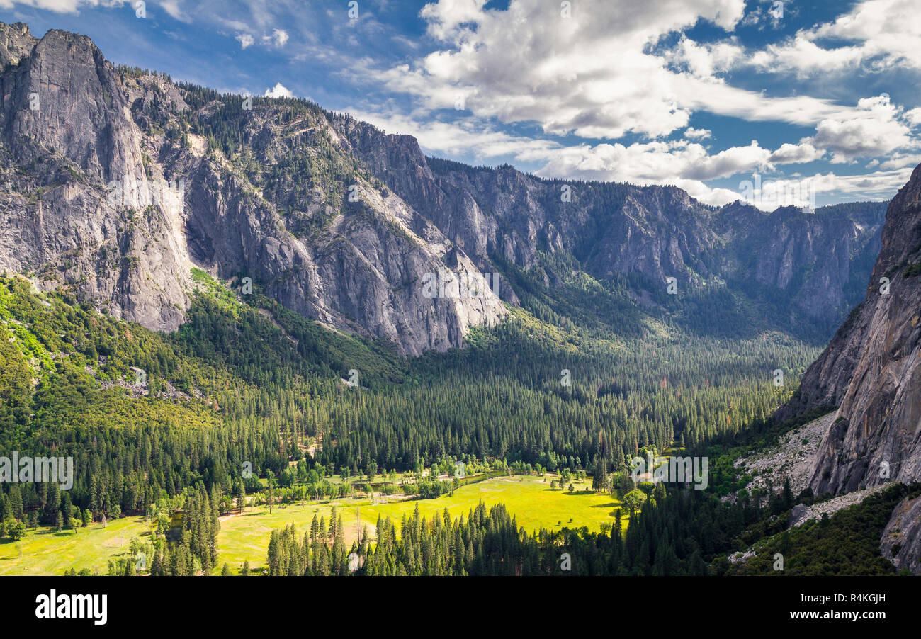Panoramic view yosemite national park hi-res stock photography and ...