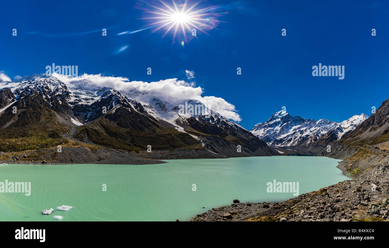 Mouintains in Hooker Valley Track in Aoraki National Park, New Zealand ...