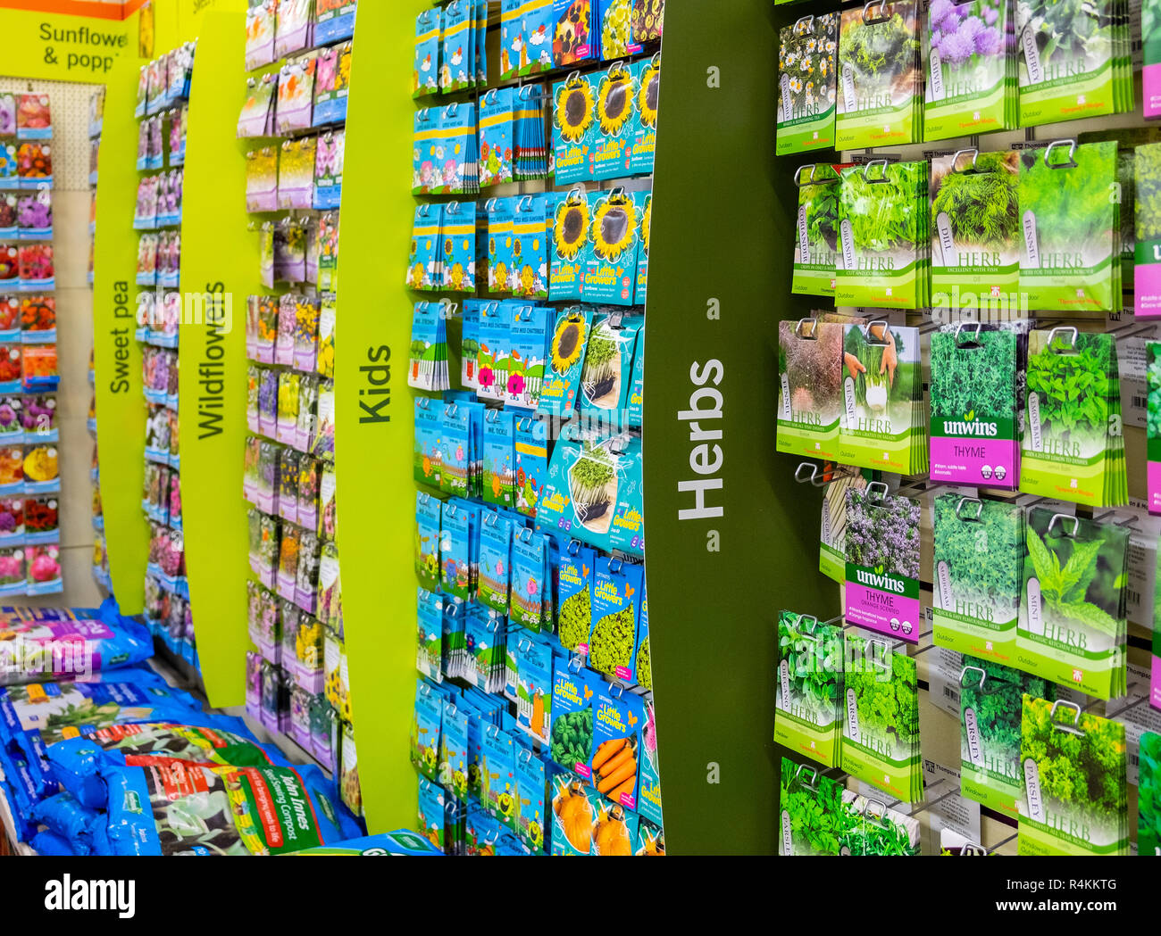 Packets of seeds hi-res stock photography and images - Alamy