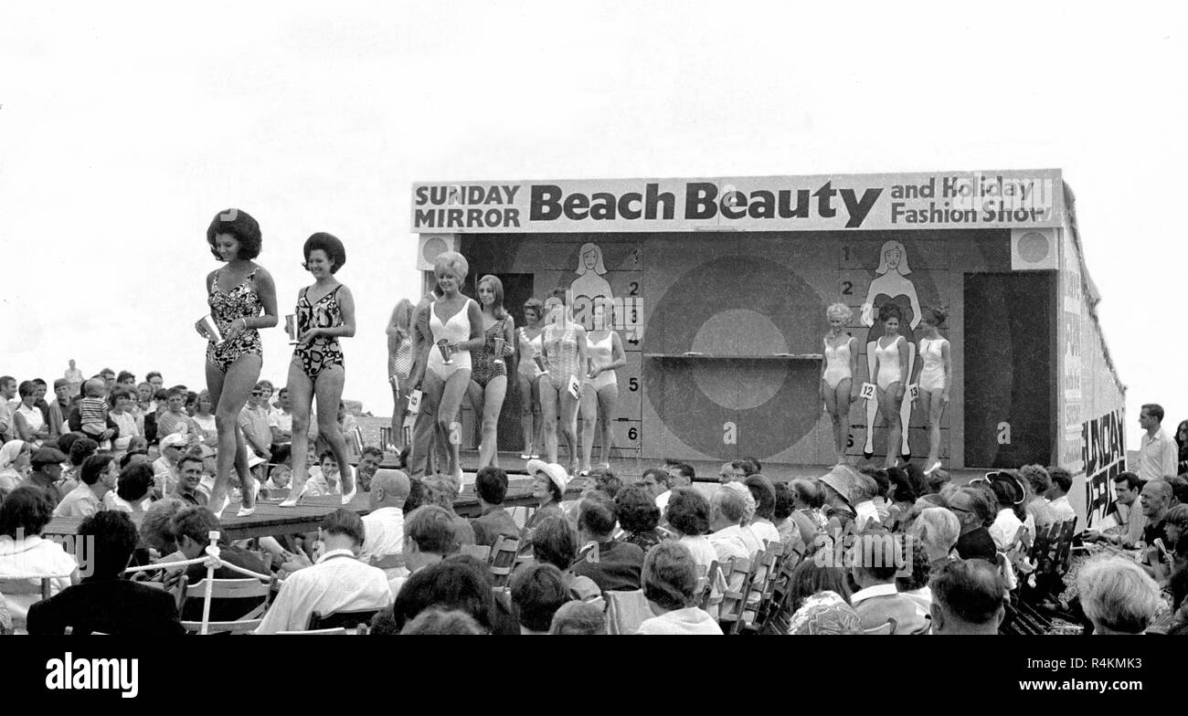 Beauty contest 1960's hi-res stock photography and images - Alamy