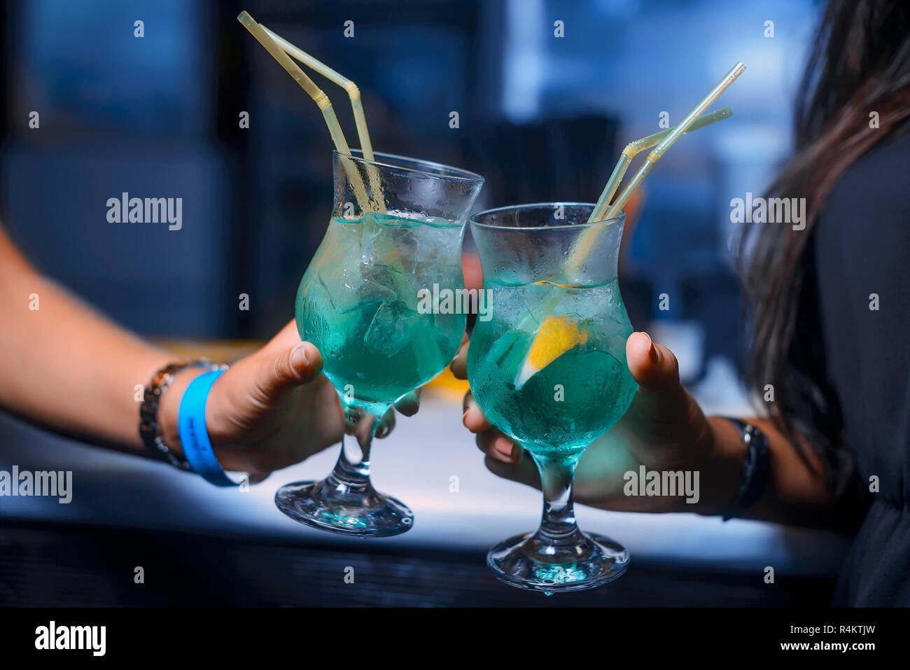 Two girls bar cocktail drink hi-res stock photography and images - Alamy