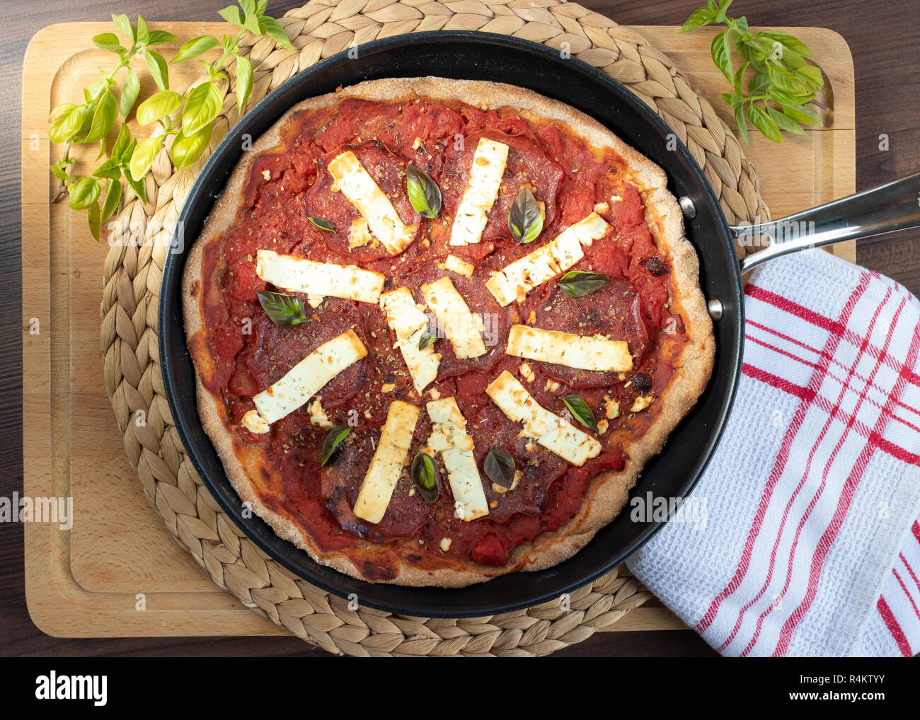 Pan Pizza Stock Photos & Pan Pizza Stock Images - Alamy