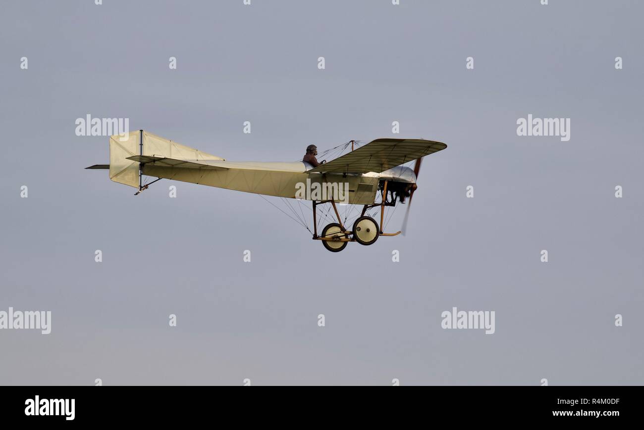 Oldest british flying aeroplane hi-res stock photography and images - Alamy