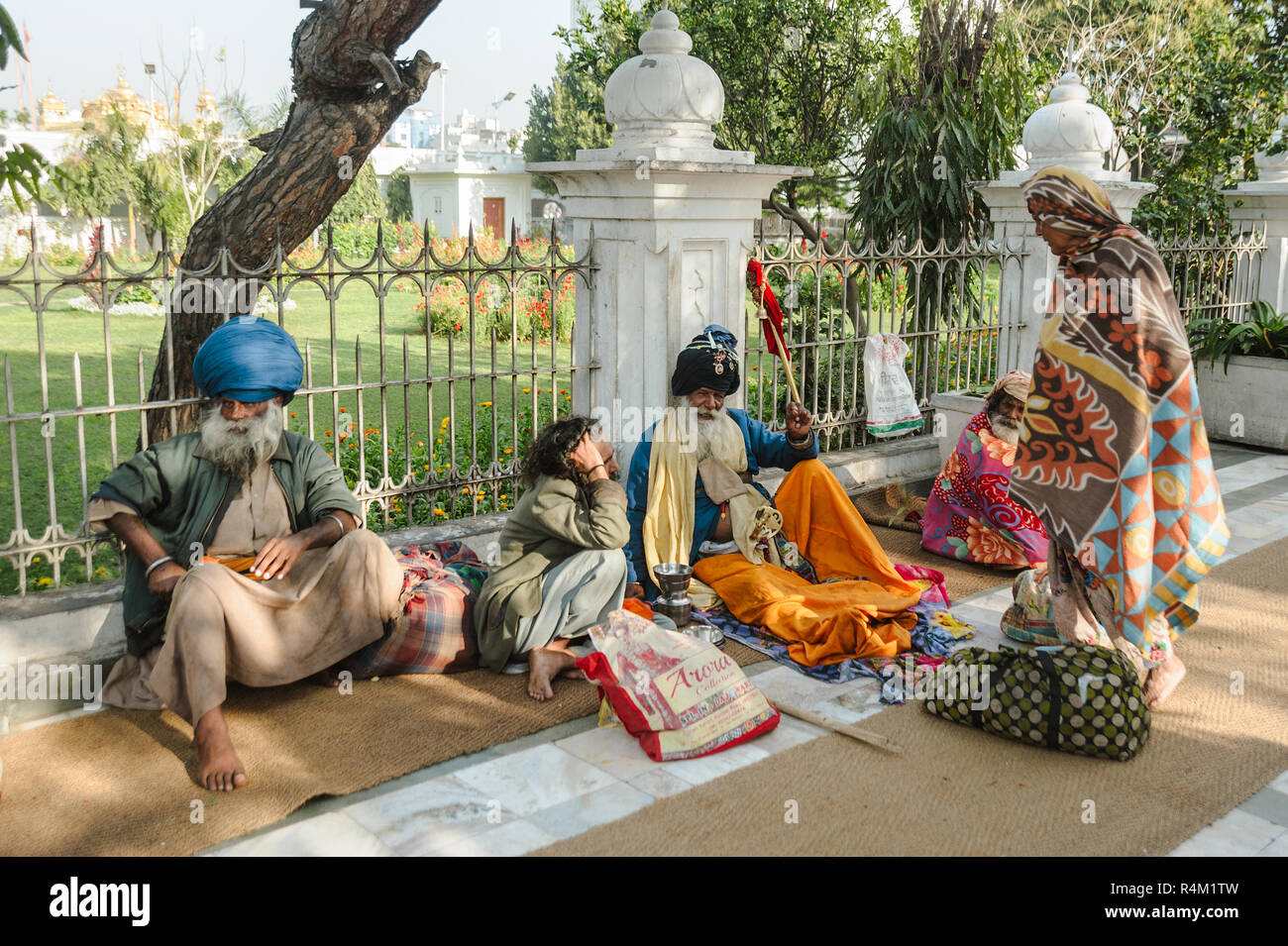 India sikh sikhism sacred shrine hi-res stock photography and images ...