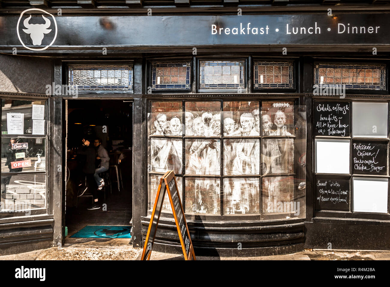 Gonzalo Borondo Street Art in London Stock Photo - Alamy