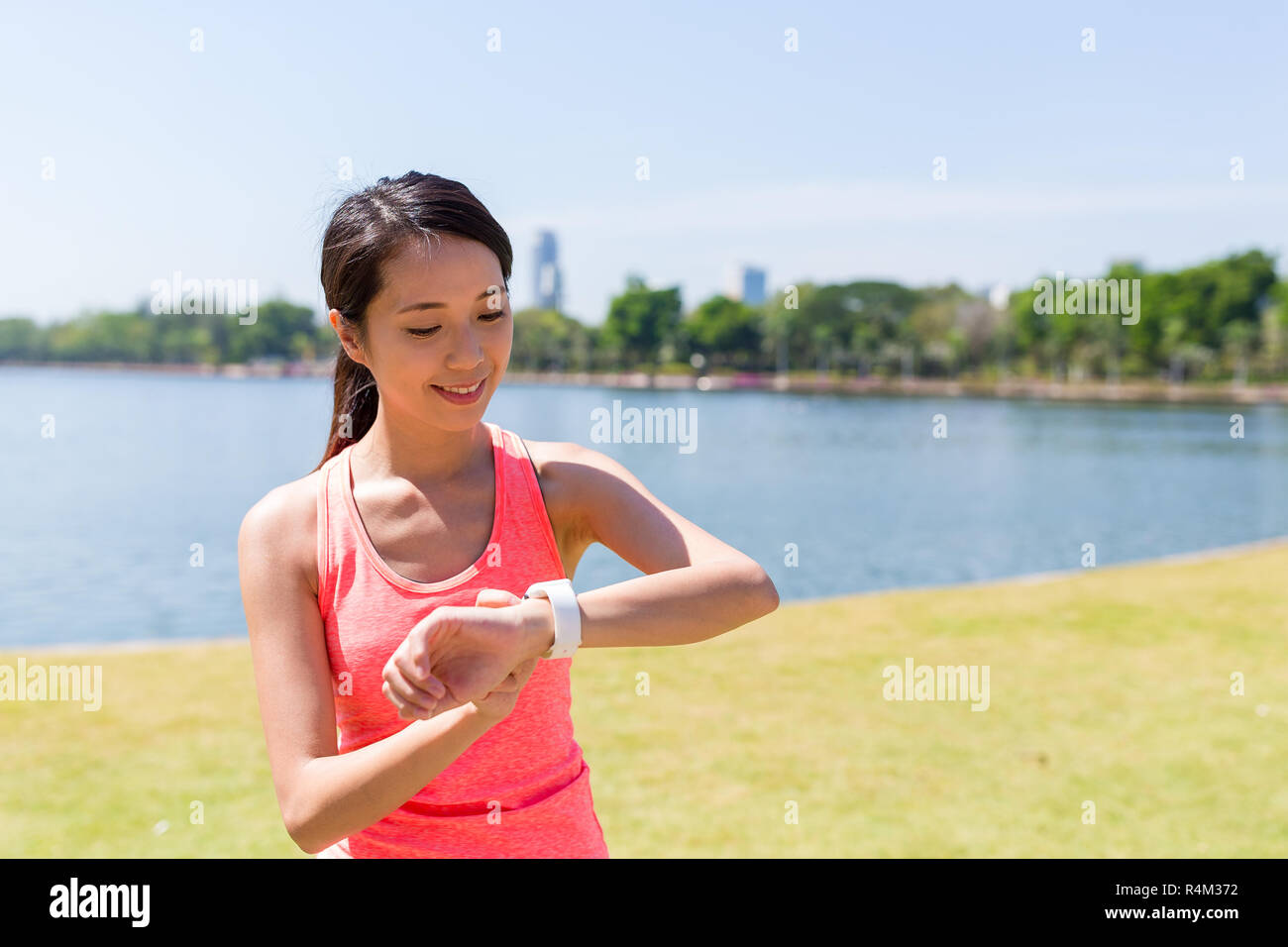 Girl using smartwatch fitness hi-res stock photography and images - Alamy