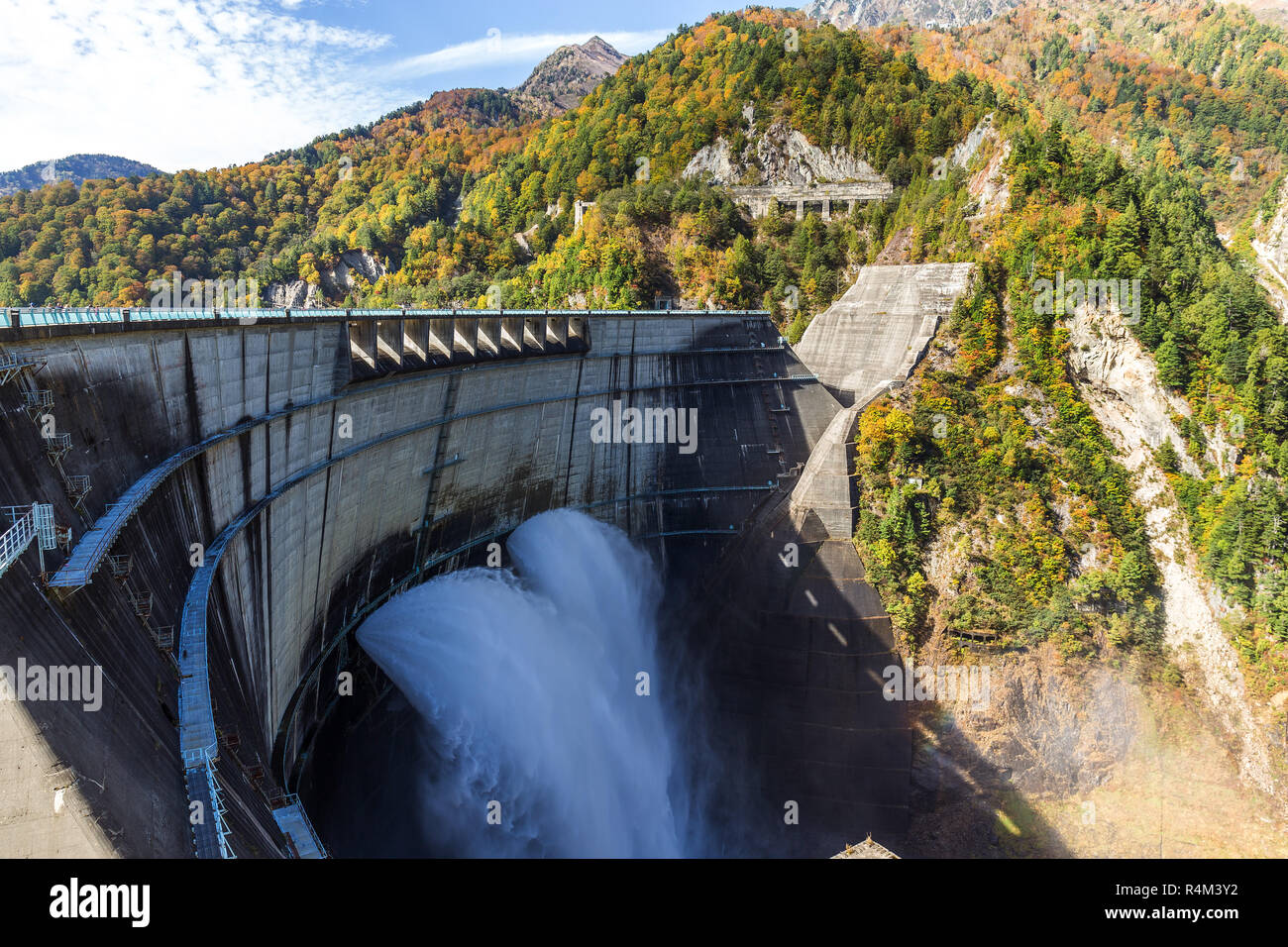 Kurobe alpine route summer hi-res stock photography and images - Alamy
