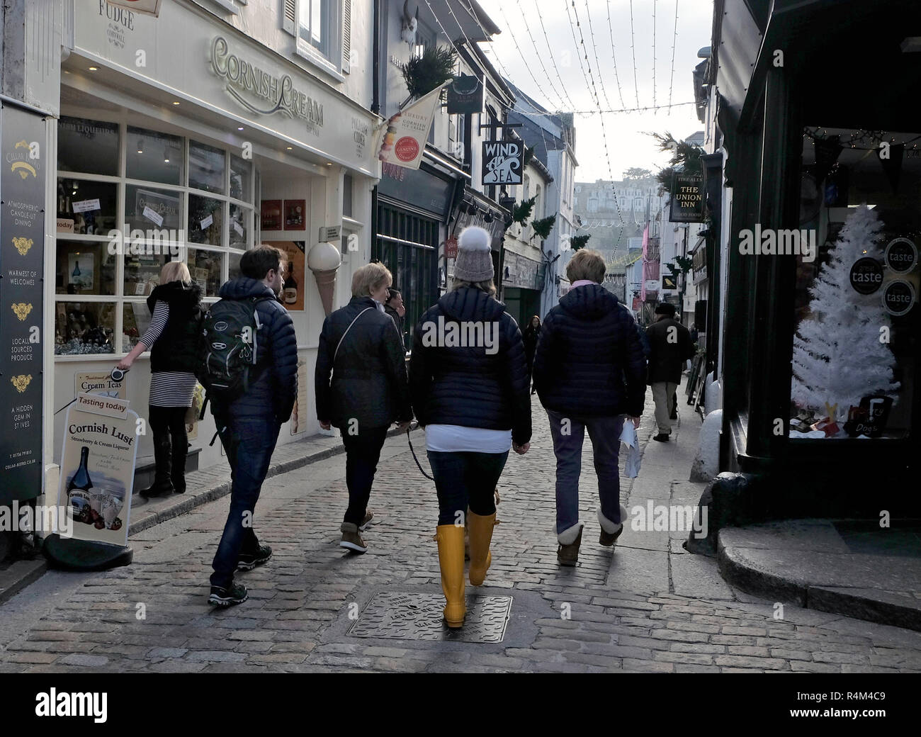 Cornwall st ives postcards hi-res stock photography and images - Alamy