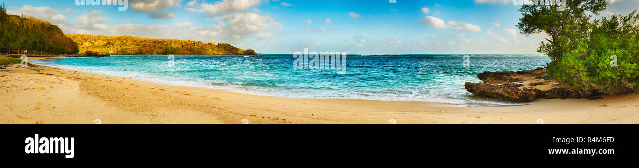 Sandy tropical beach. Panorama Stock Photo - Alamy