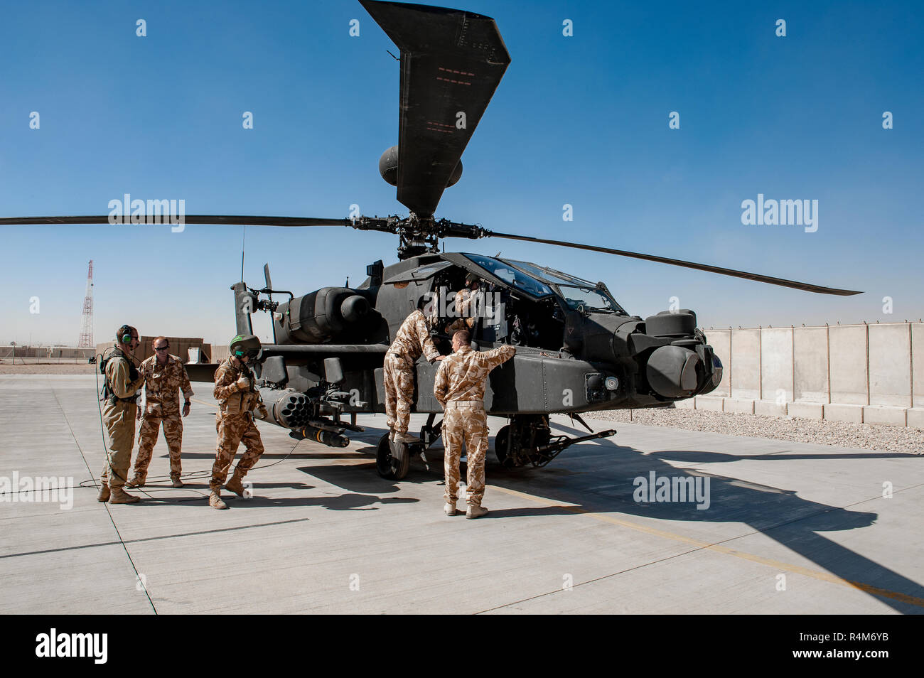 Bastion, Helmand/Afghanistan -Circa 2010 : AH 64 Longbow Apache attack ...