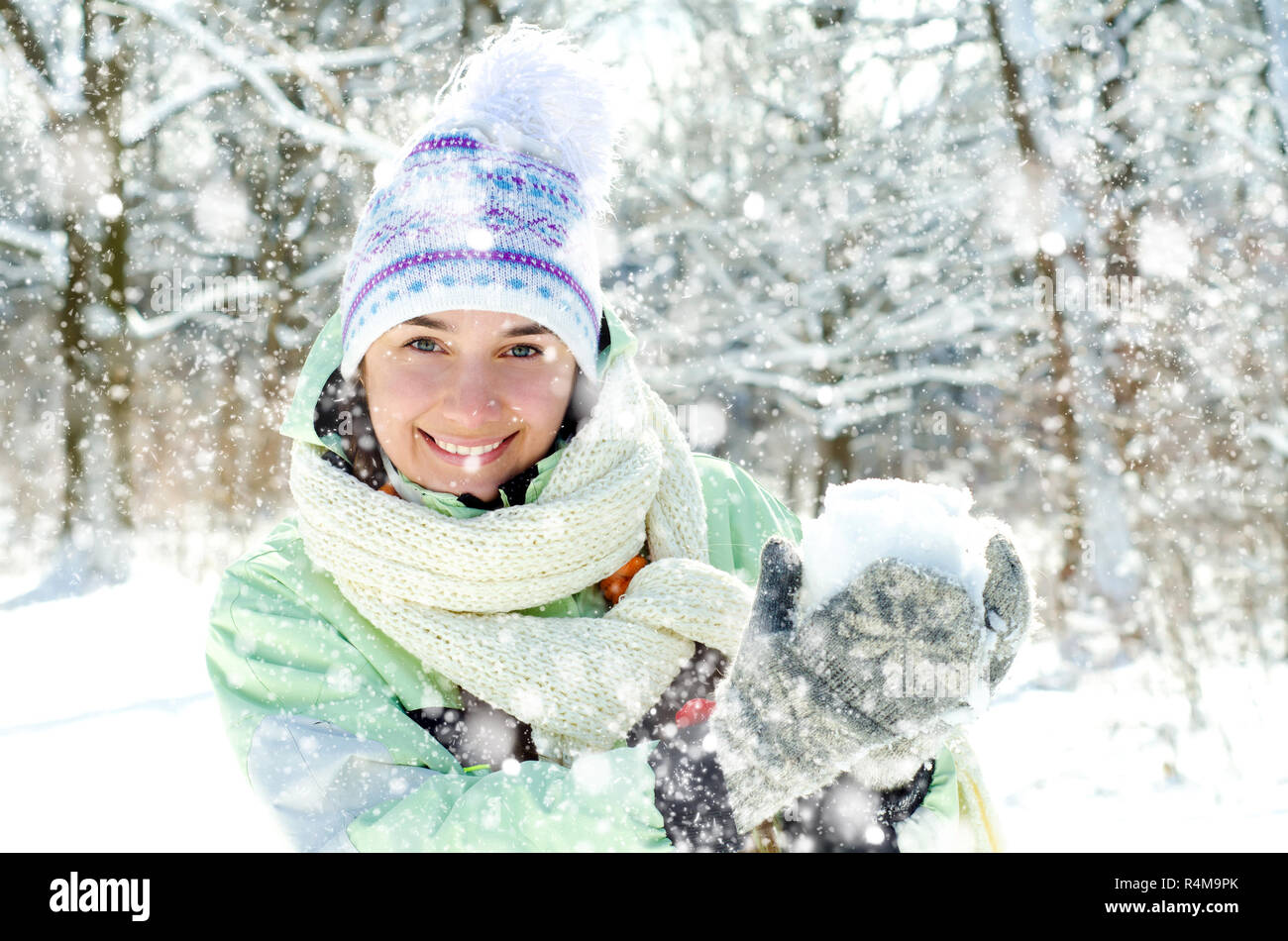 Throwing snowball hi-res stock photography and images - Alamy