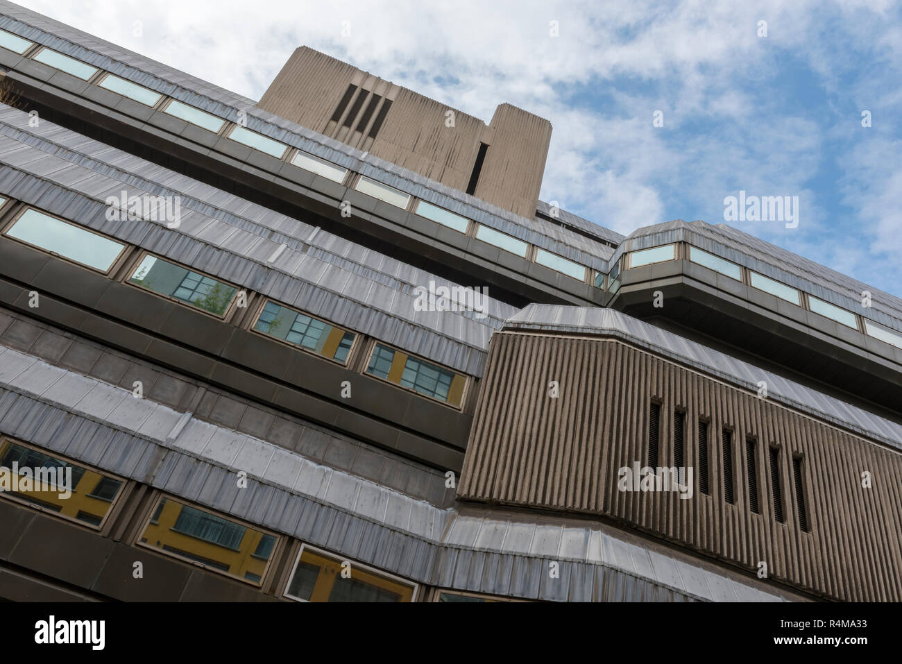 1960s modernist flats london hi-res stock photography and images - Alamy
