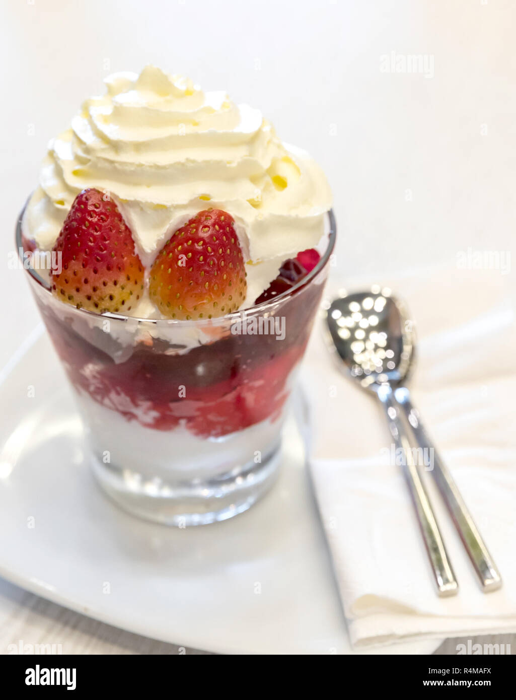 Layered parfaits hi-res stock photography and images - Alamy