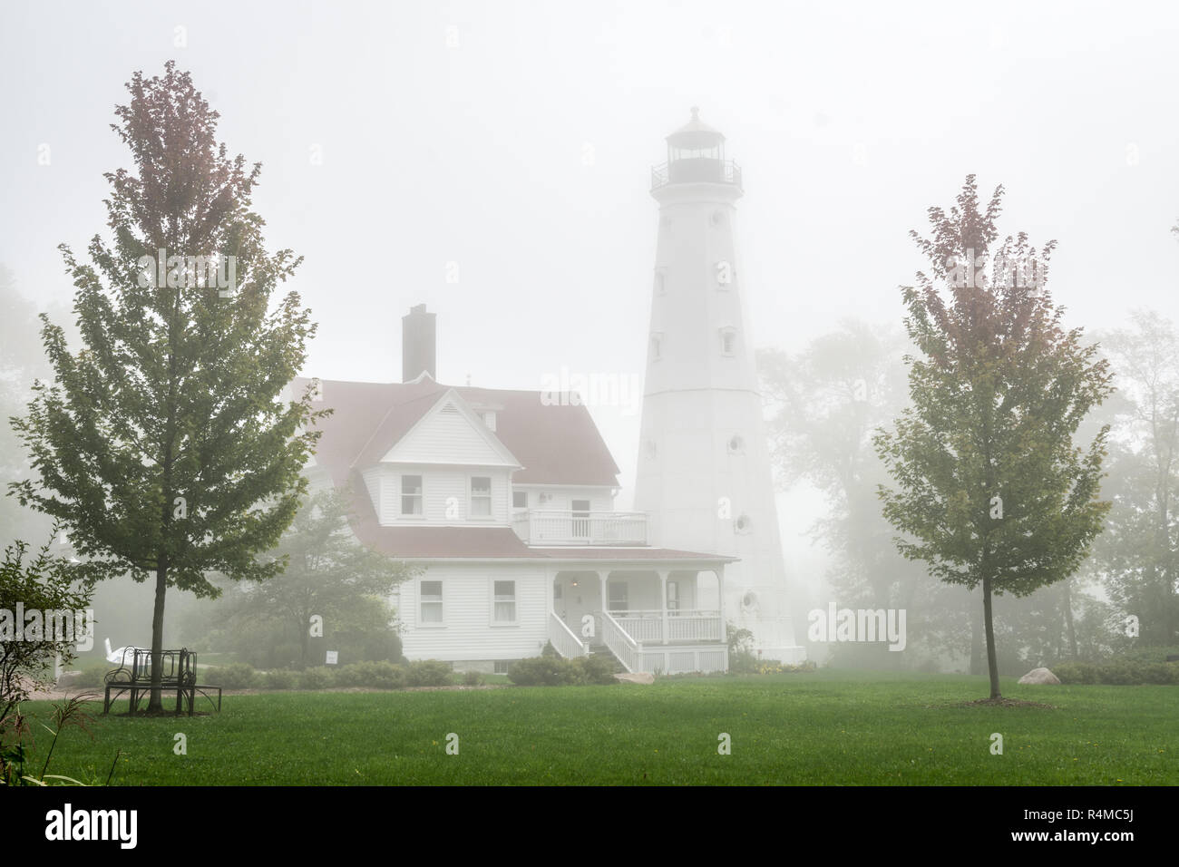 Heavy afternoon fog at North Point lighthouse, Milwaukee, Wisconsin ...