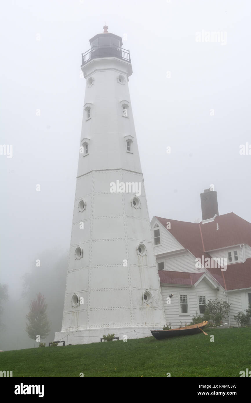 Heavy afternoon fog at North Point lighthouse, Milwaukee, Wisconsin ...